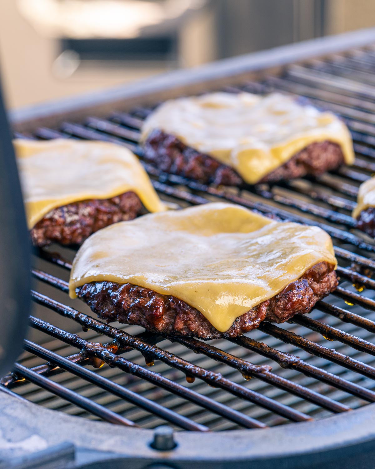 How to Make Juicy Smoked Burgers - Chiles and Smoke
